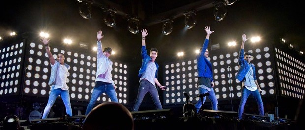 CNCO: 'Tan fácil' - Wow La Revista