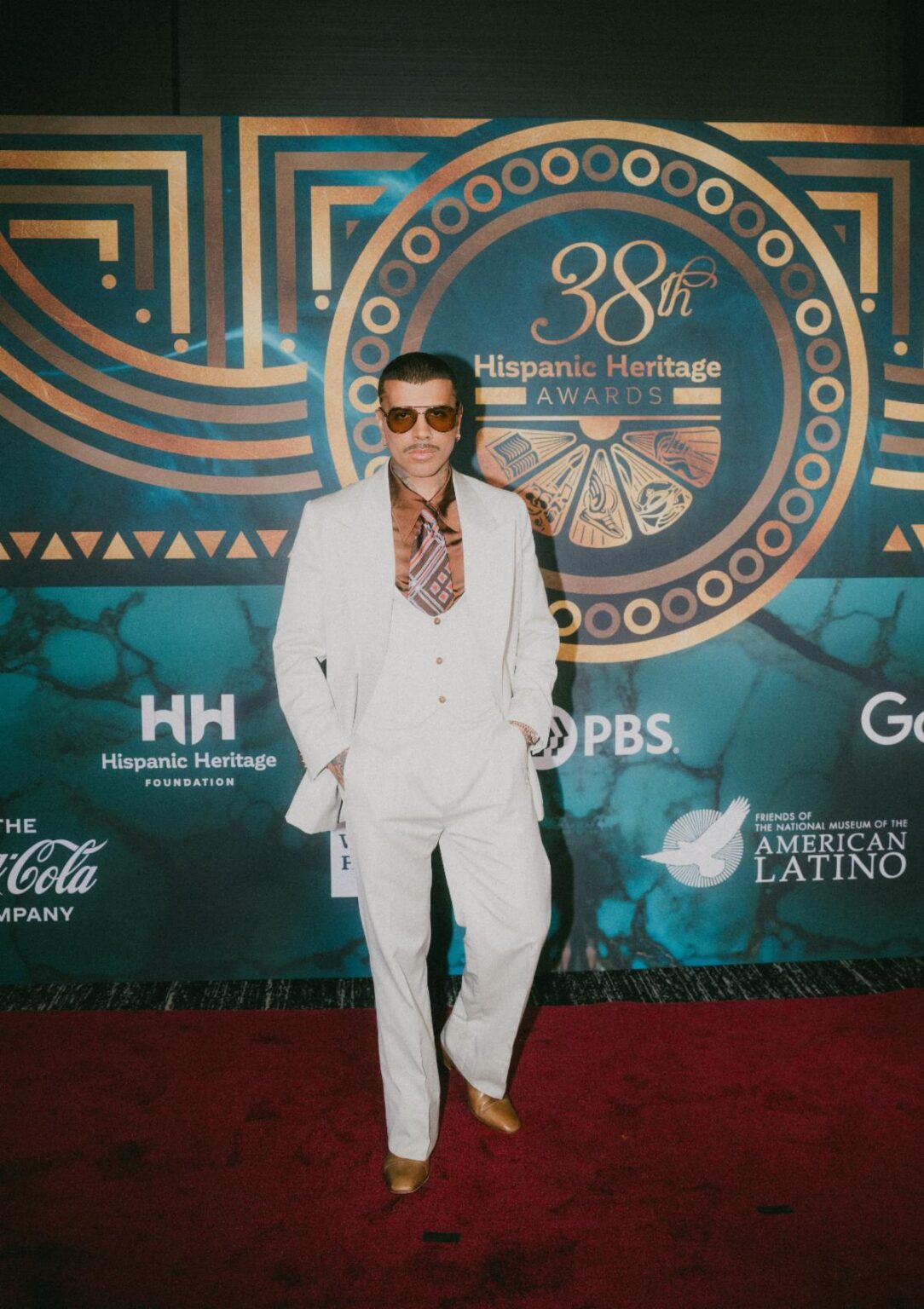 RAUW ALEJANDRO recibió anoche el Premio Herencia Hispana 2025 - WOW La ...